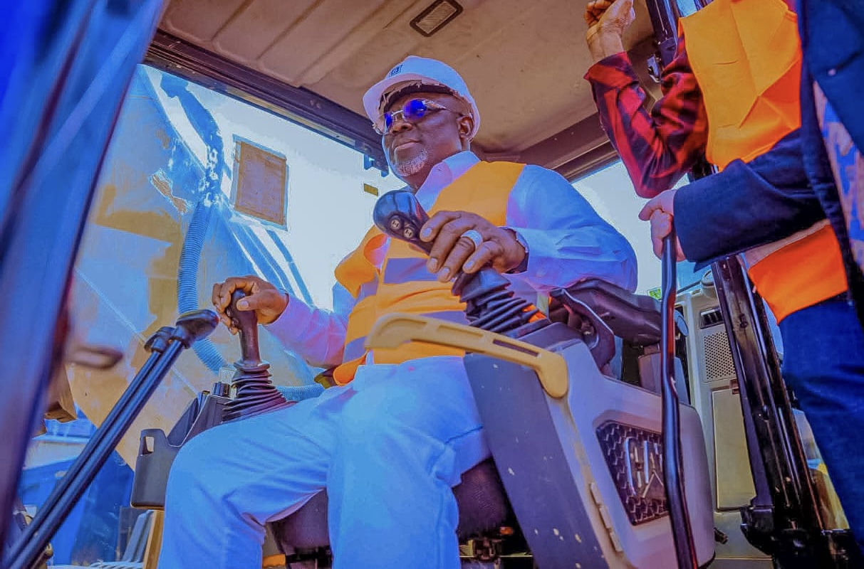 Delta: Oborevwori flags off construction of Uromi Junction Flyover ...